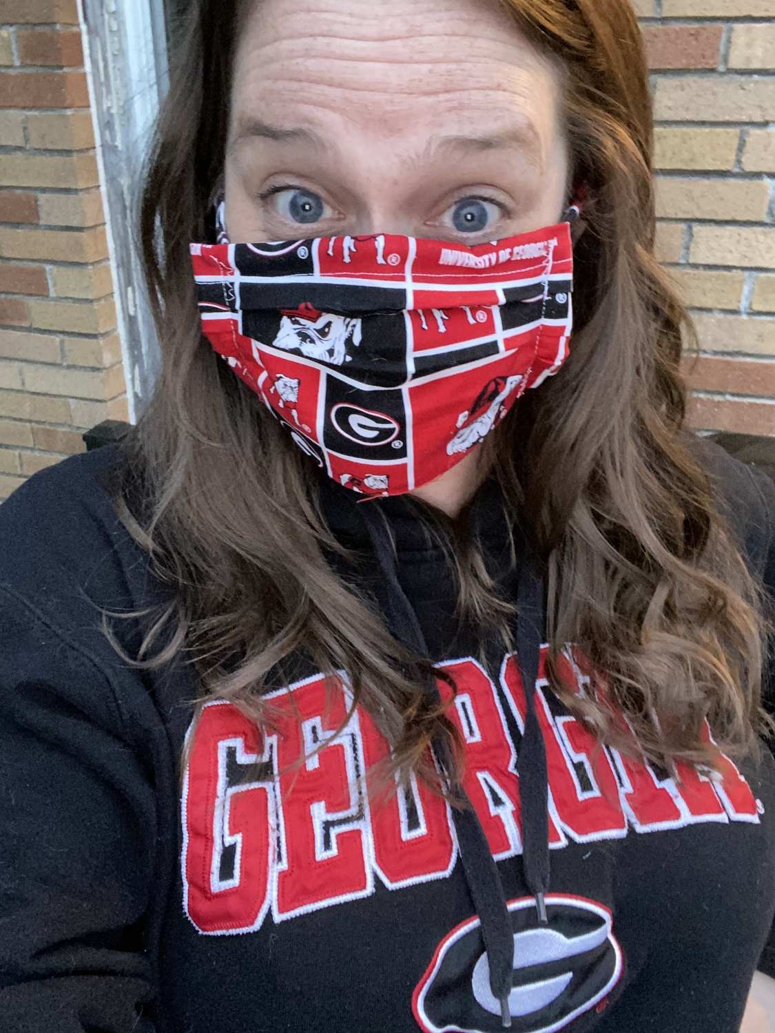 Submit a photo wearing a UGA-themed mask - UGA Alumni