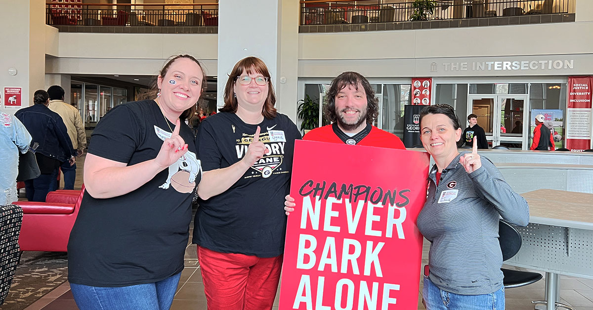 Alumni collaborate with Bulldog Basics for G-Day tailgate - UGA Alumni